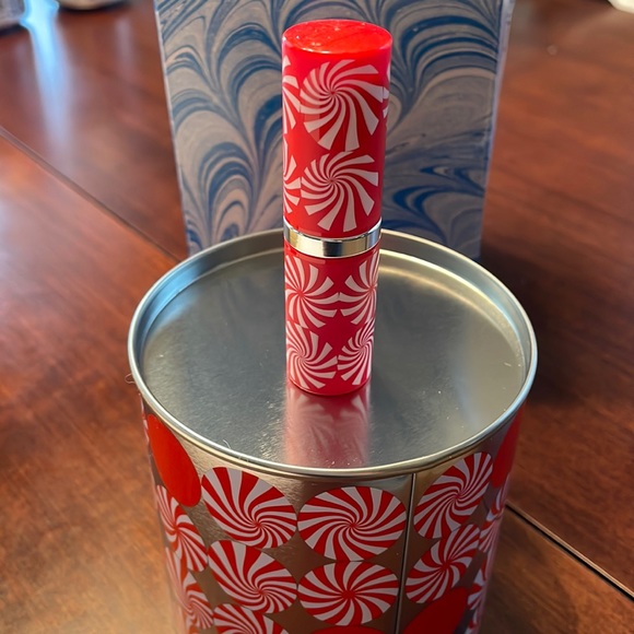 Clinique | Makeup | Clinique Dramatically Different Lipstick Red Alert ...